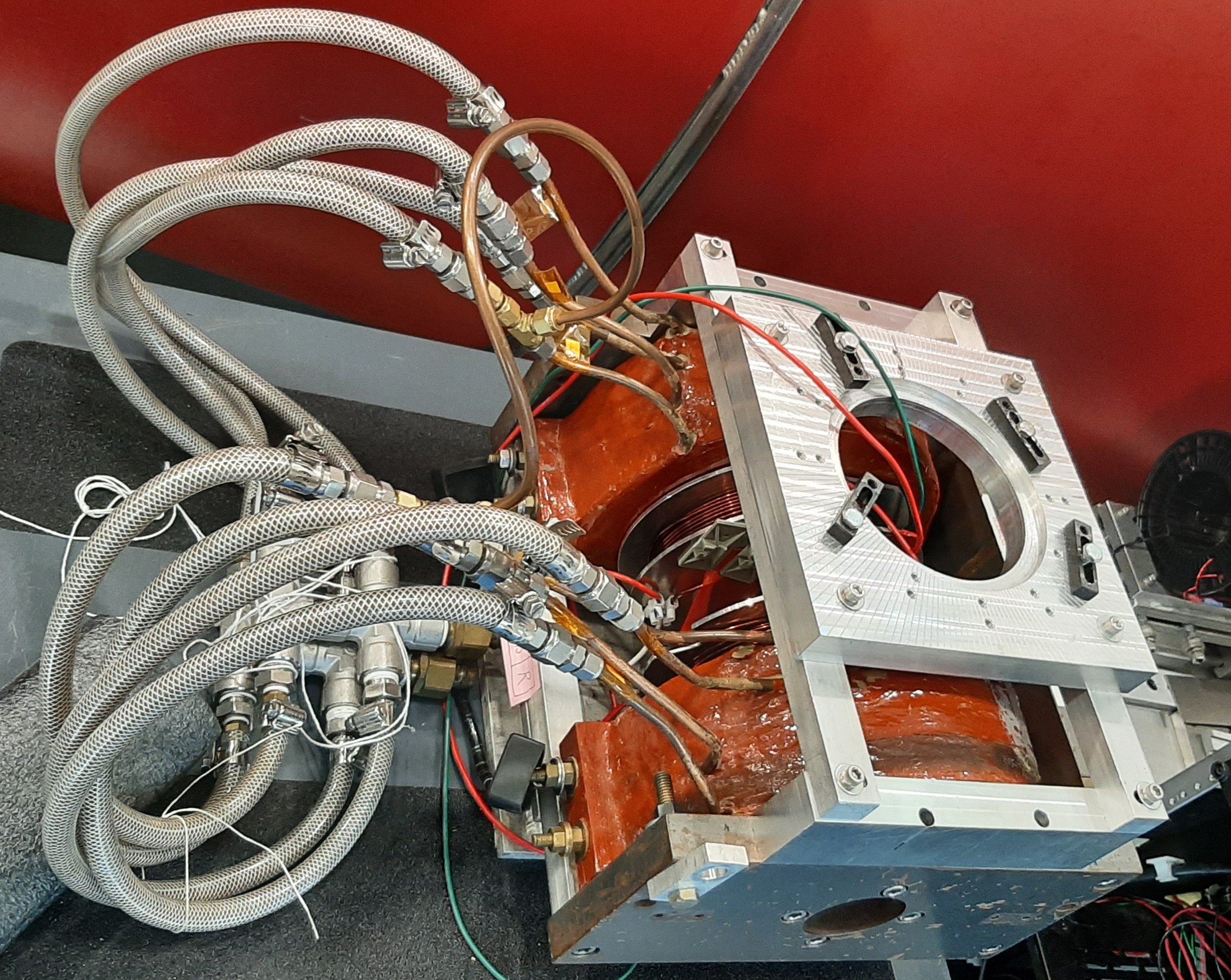 Little Red Magnet (LRM) | NIST