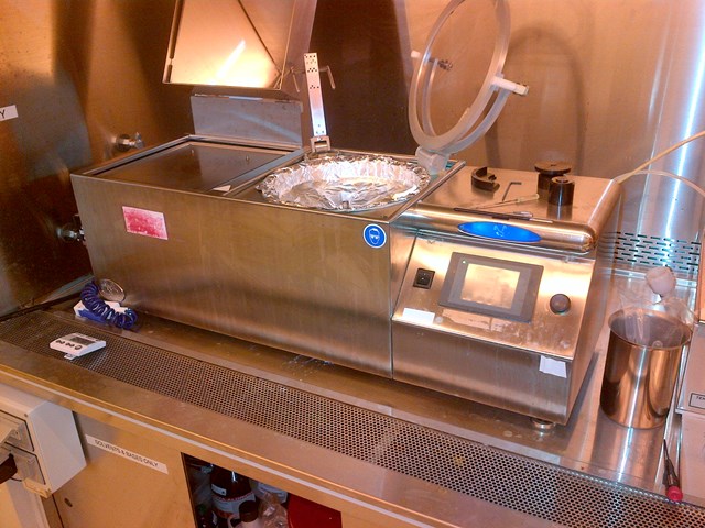 brewer_science_cee_100cb_spinner_hotplate_system.jpg