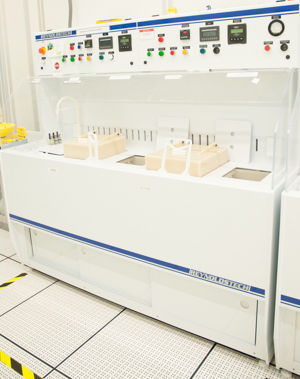 NanoFab Tool: Reynolds Tech Silicon Etch Wet Bench | NIST