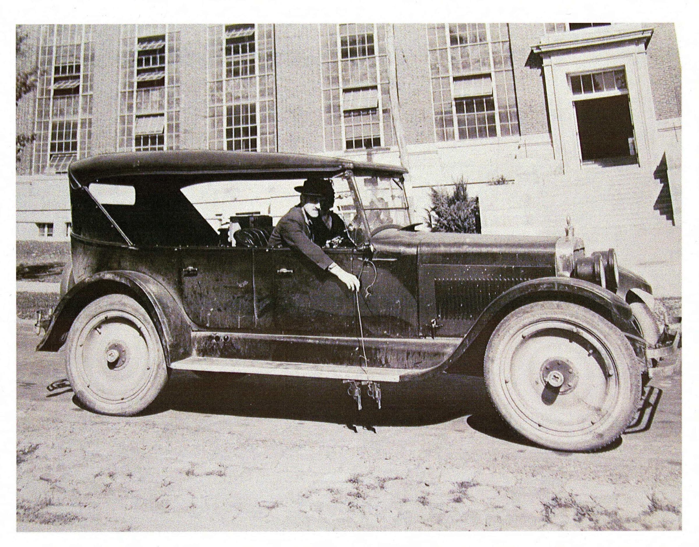 Car rigged with Two Revolvers